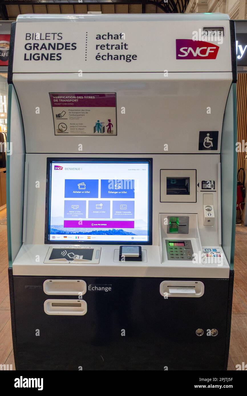 Automatischer ticketautomat -Fotos und -Bildmaterial in hoher Auflösung ...