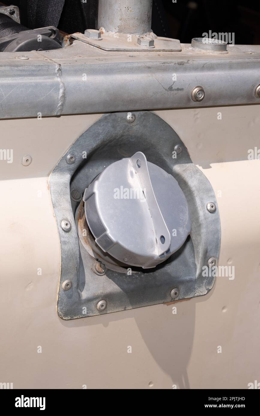 Racing tankdeckel -Fotos und -Bildmaterial in hoher Auflösung – Alamy