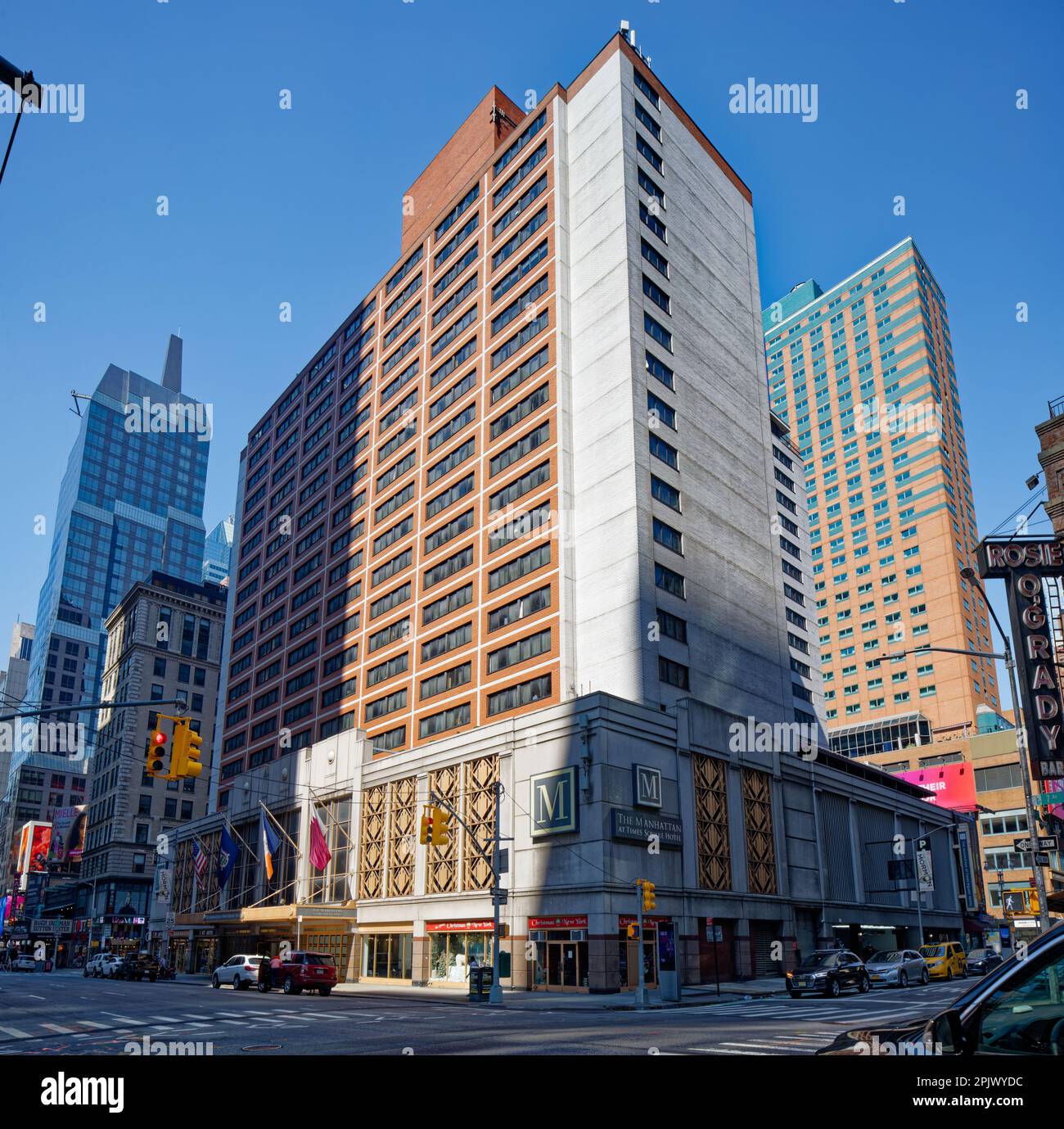 Das Manhattan at Times Square Hotel, ehemaliges Sheraton City Squire, befindet sich an der 790 7 ...