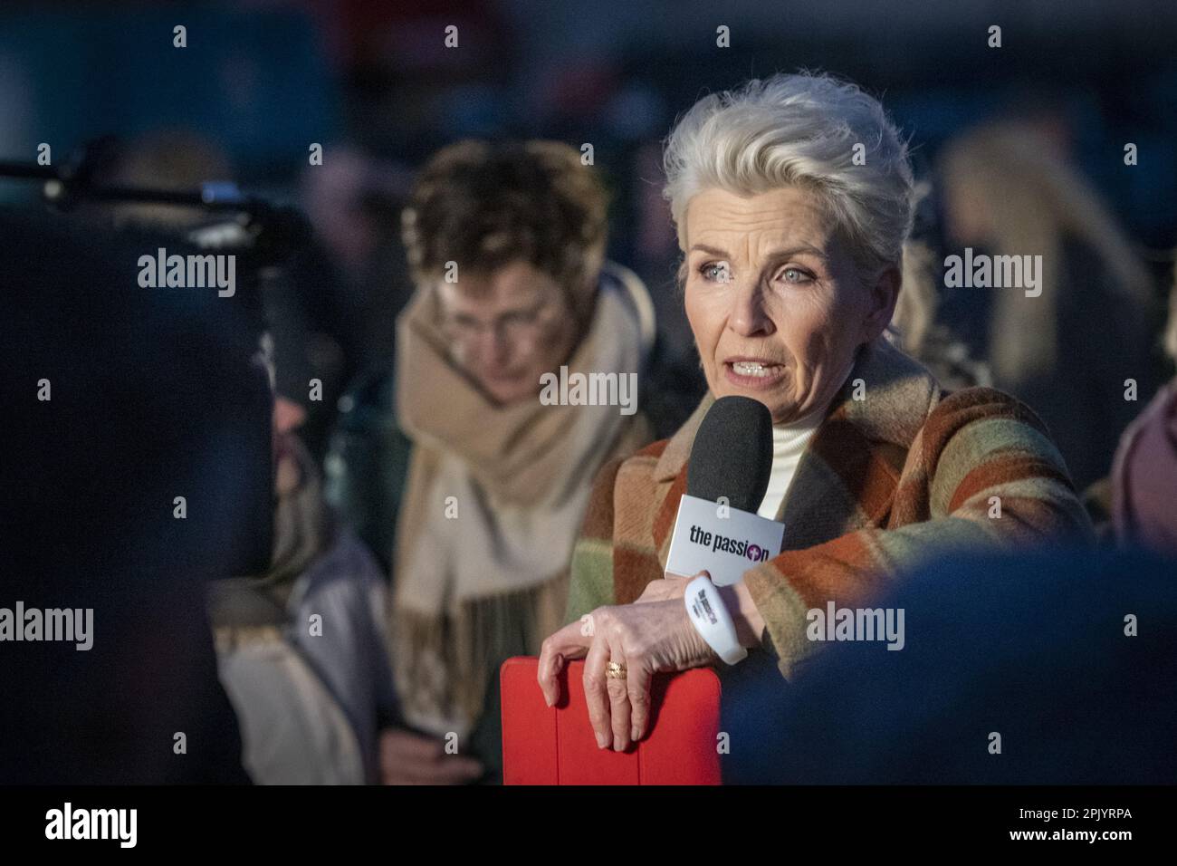 HARLINGEN - Cross Carriers und die Reporterin (Anita Witzier) während ...