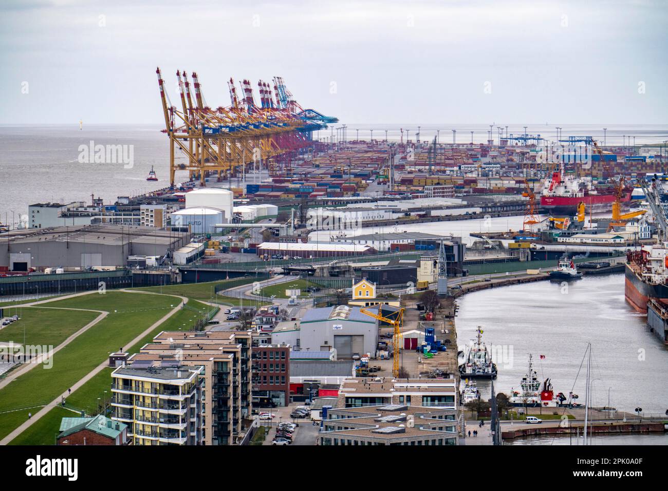Containerterminal im Seehafen Bremerhaven, Eurogate Container Terminal ...