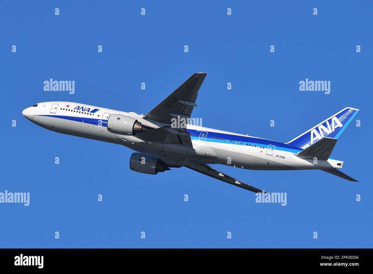 All nippon airways 777 flugzeug -Fotos und -Bildmaterial in hoher Auflösung – Alamy