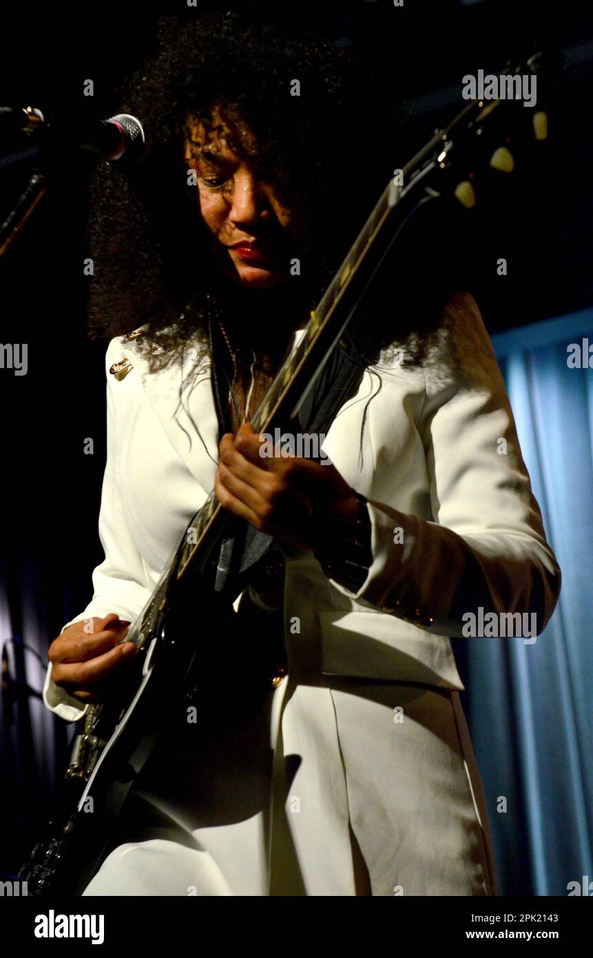 Judith glory hill -Fotos und -Bildmaterial in hoher Auflösung – Alamy