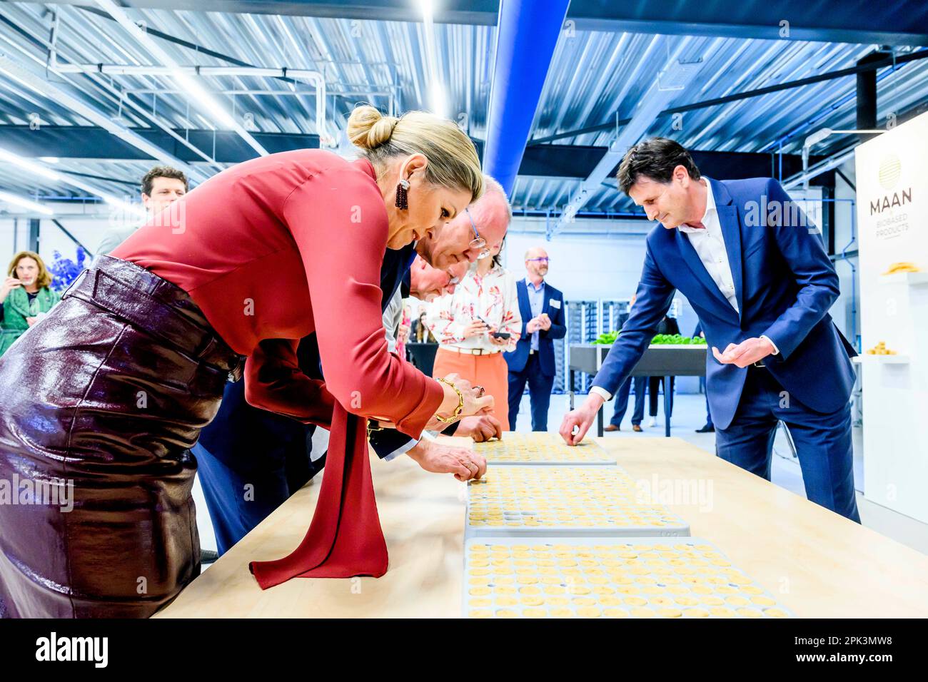 Queen Maxima aus den Niederlanden bei der Maan Group in Raalte am 05. April 2023 hat sich das ...