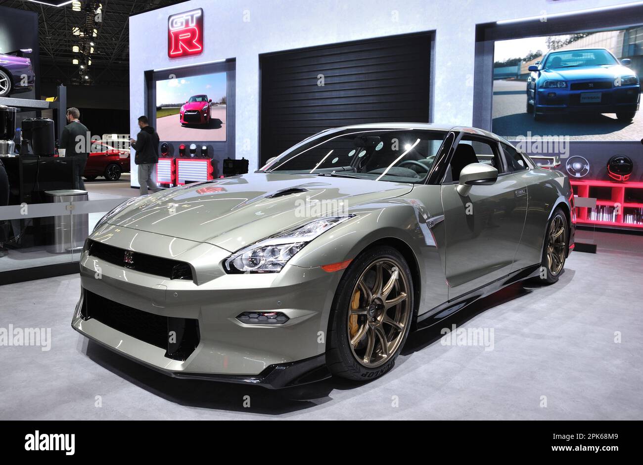 2023 Nissan GTR T Spec wird auf der 2023 NY International Auto Show im Javits Center in New York ...