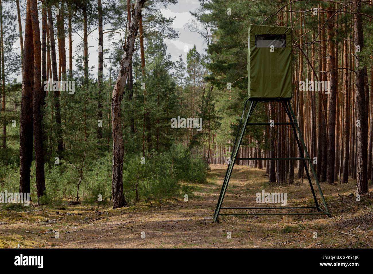 Jäger hochsitz -Fotos und -Bildmaterial in hoher Auflösung – Alamy