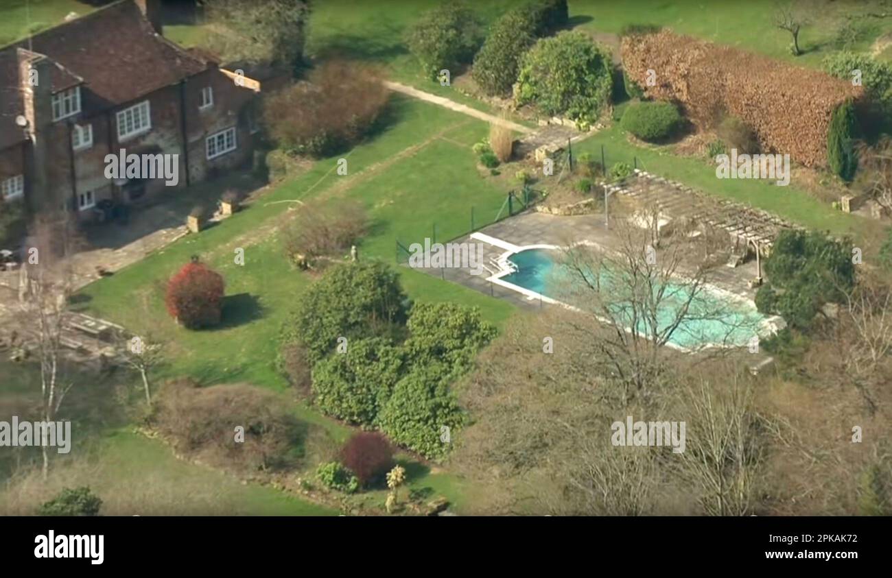 ROLLING STONE: LEBEN UND TOD VON BRIAN JONES, Cotchford Farm ...