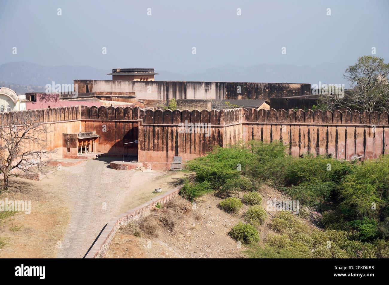 Das Jaigarh Fort befindet sich am Cheel ka Teela oder Hill of Eagles ...