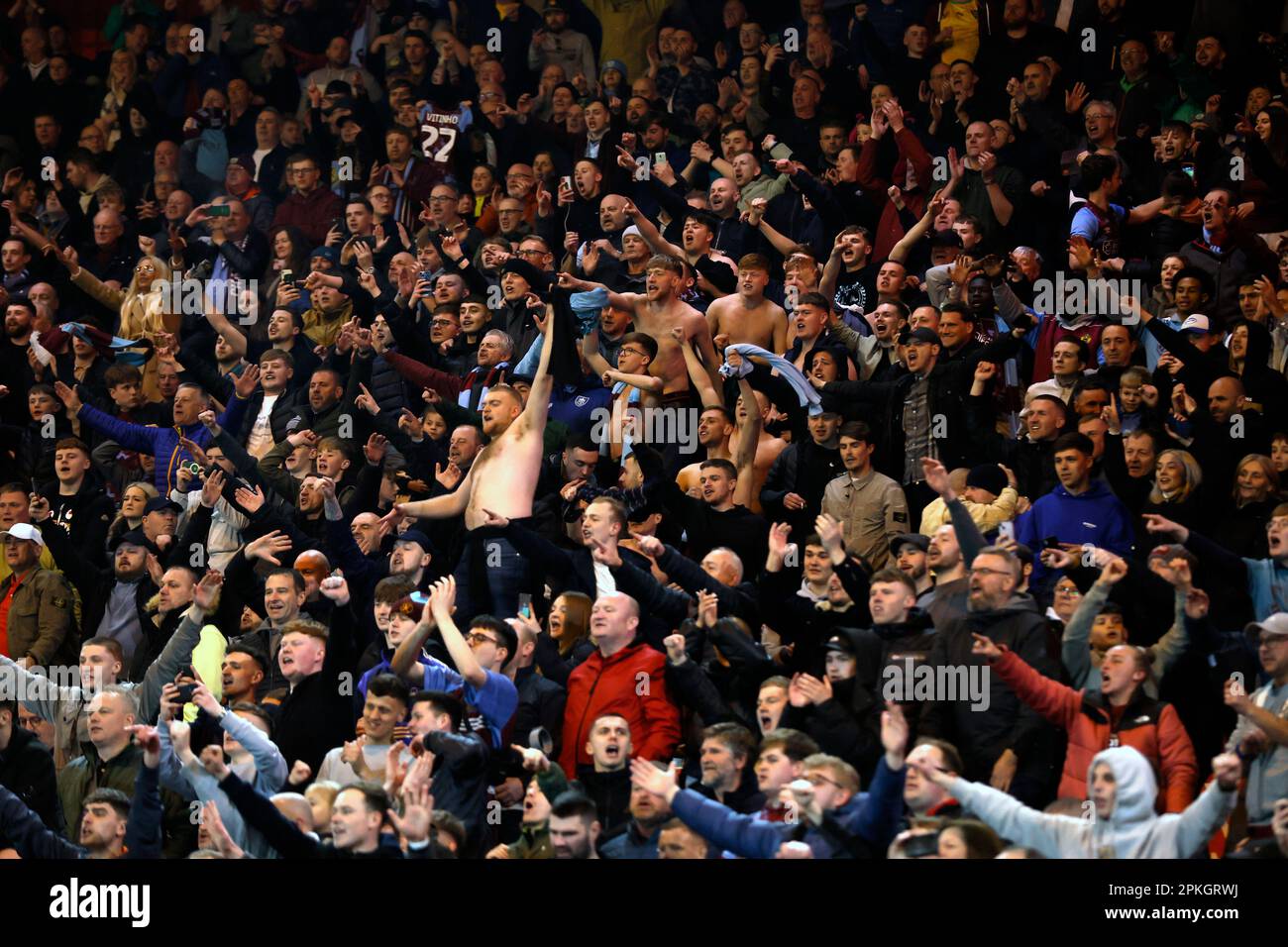 Burnley-Fans feiern die Beförderung zur Premier League nach dem Sky Bet ...