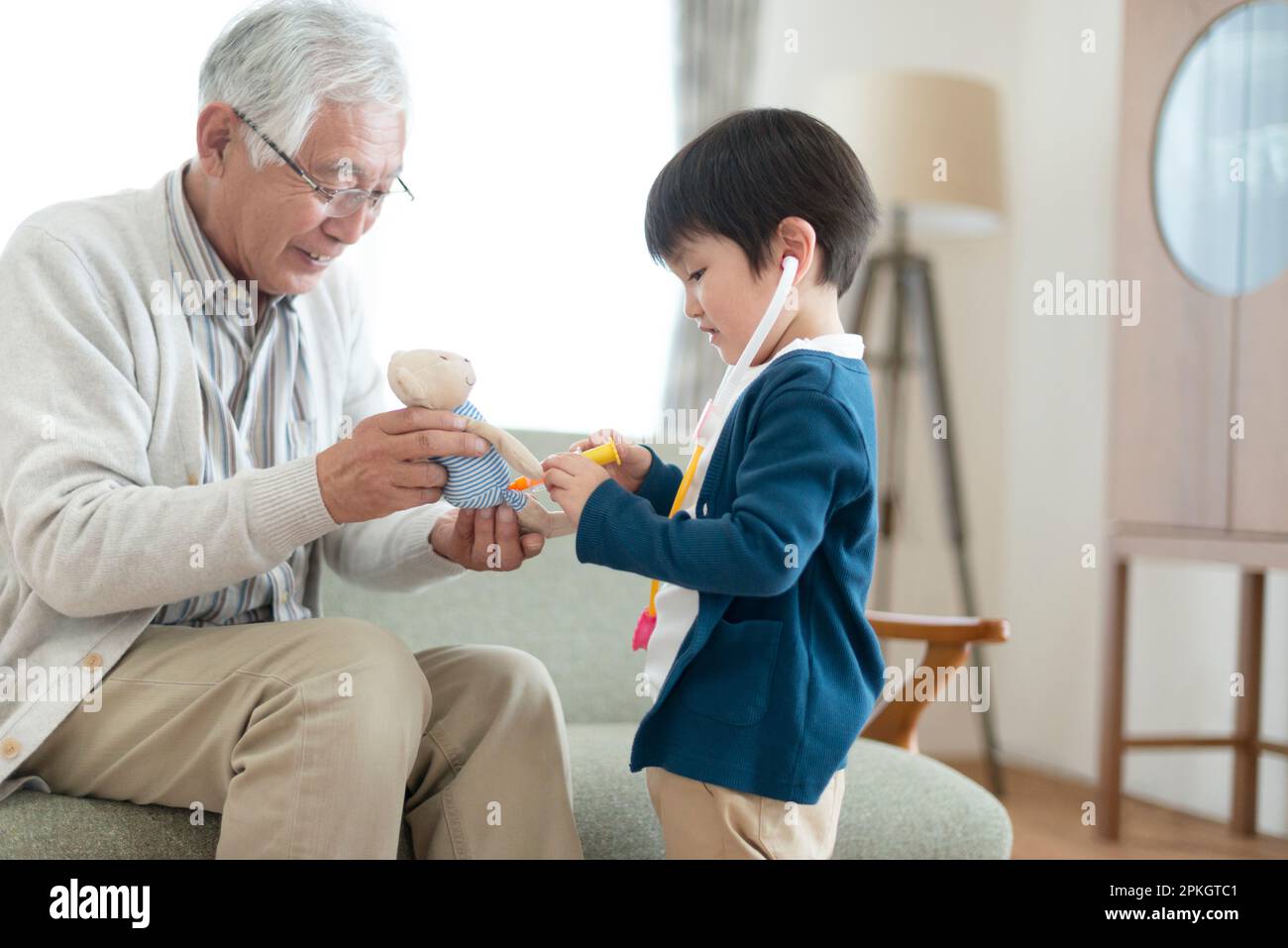 Spielende kinder 60er jahre -Fotos und -Bildmaterial in hoher Auflösung – Alamy