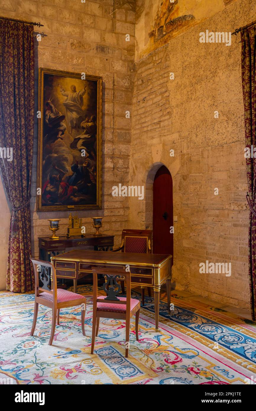 Zimmer des Palau del Senyor Rei mit kunstvoll verzierten Wandteppichen ...