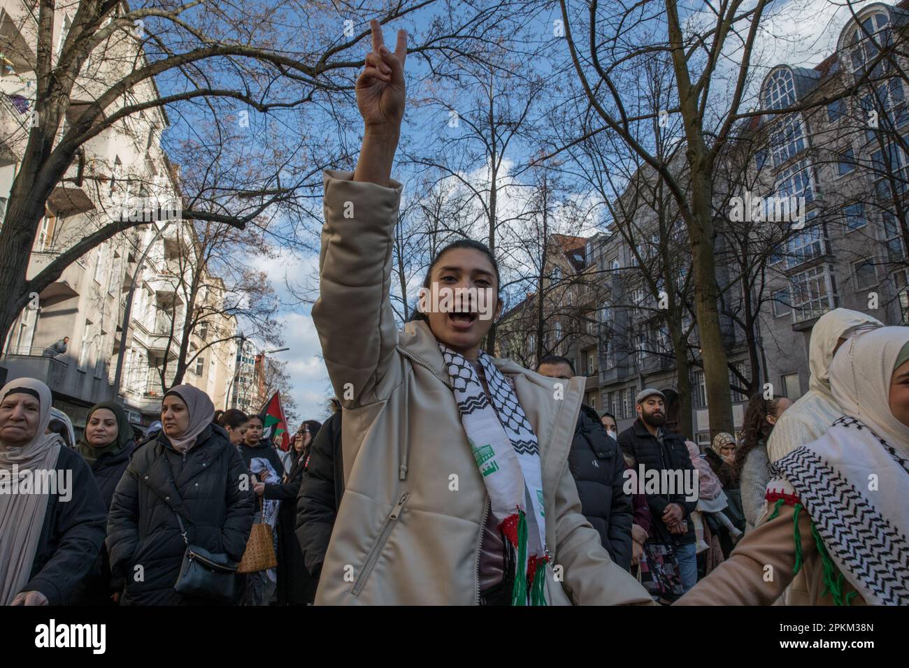 Heute, am 8. April 2023, versammelten sich in Berlin Demonstranten im ...