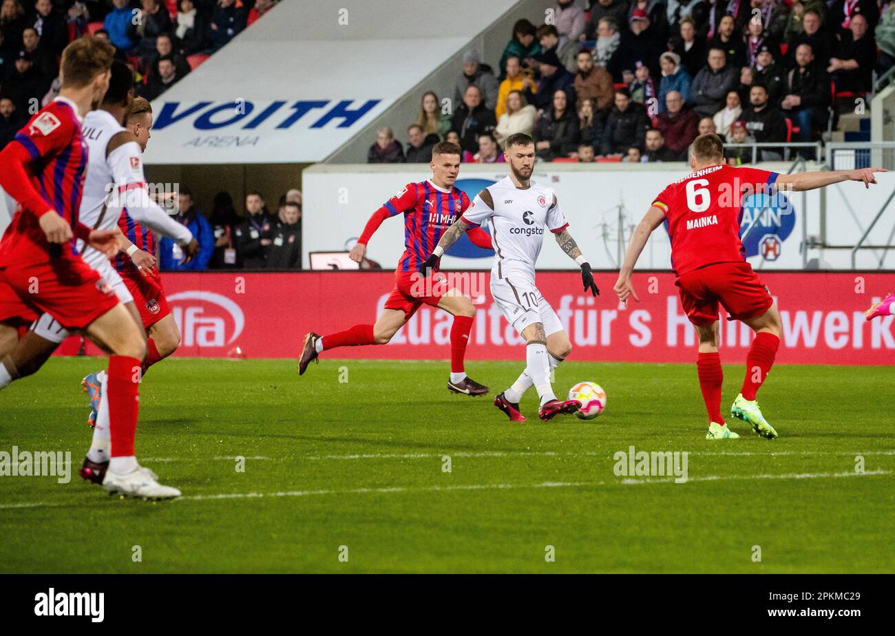 Heidenheim, Deutschland. 08. April 2023. Fußball: 2. Bundesliga, 1. FC Heidenheim – FC St. Pauli ...