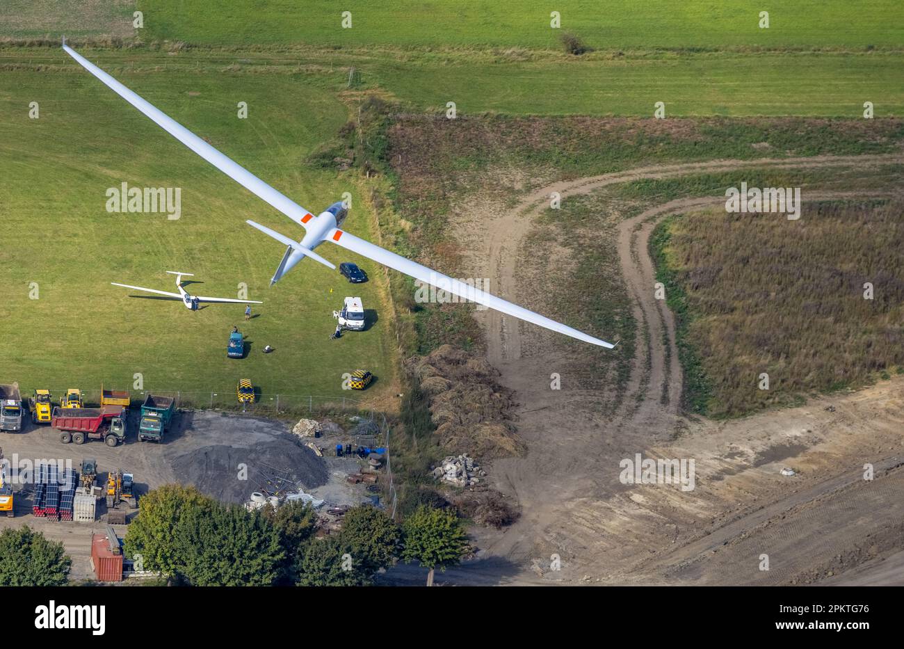 Luftaufnahme, Duo Discus Hochleistungs-Zweisitzer D-4199 über dem Hamm ...