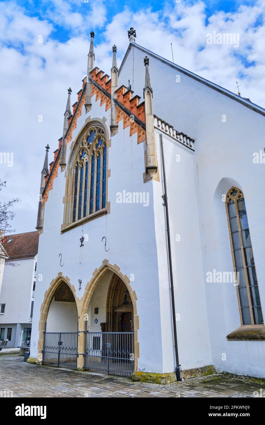 Evangelische Stadtkirche Peter und Paul in der Altstadt von Blaubeuren ...
