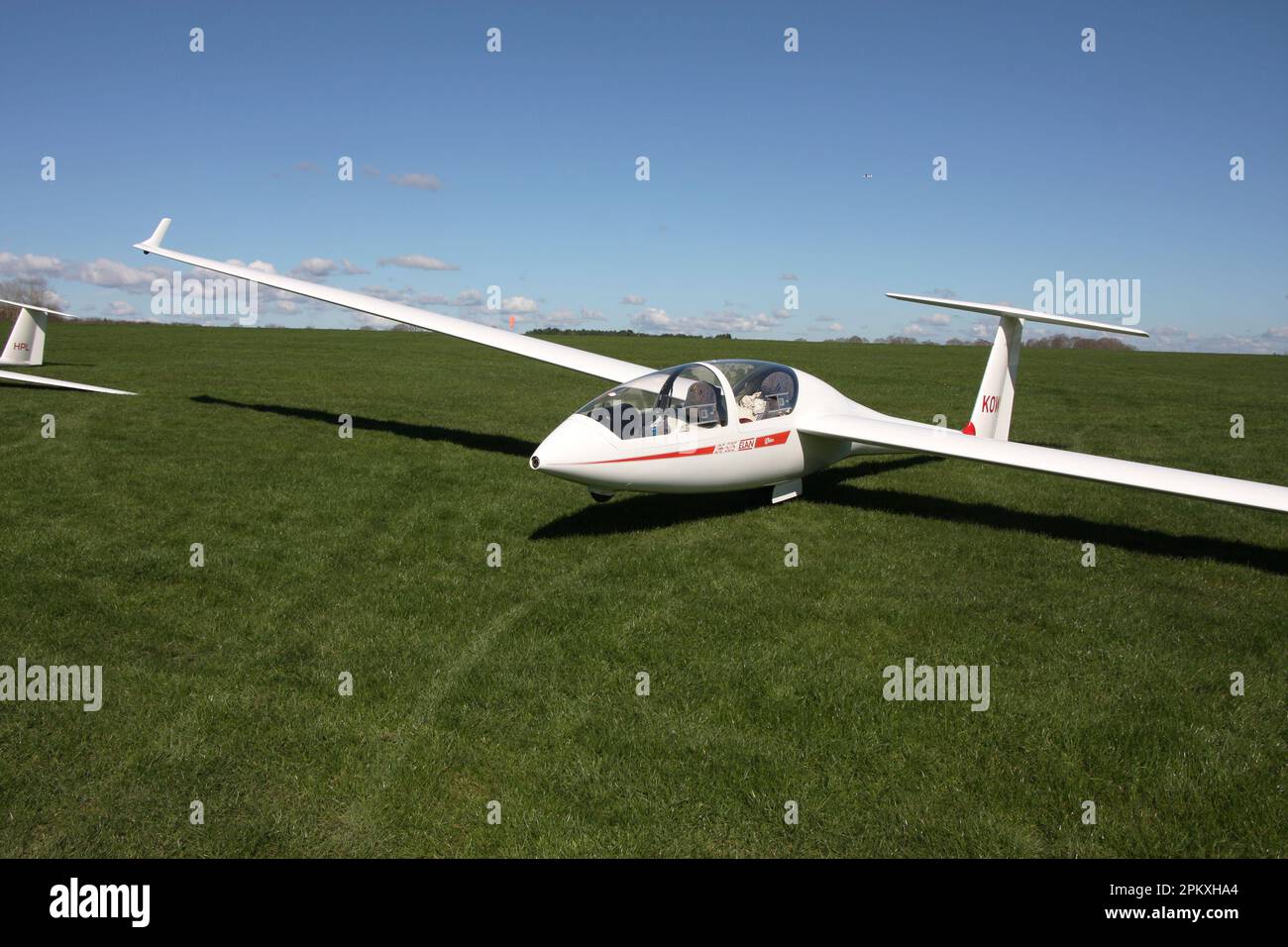 Elan segelflugzeug -Fotos und -Bildmaterial in hoher Auflösung – Alamy