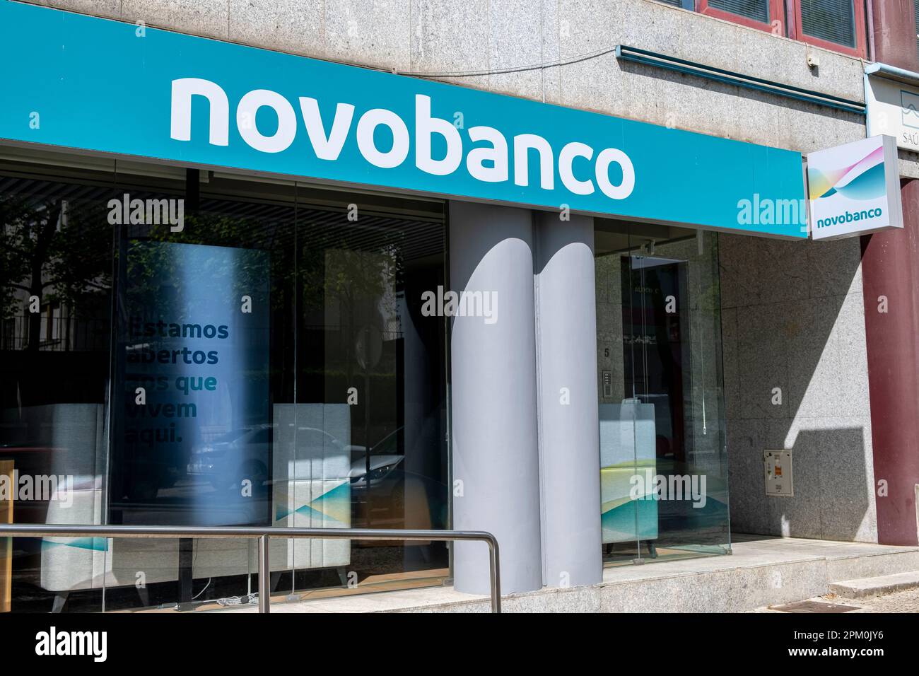Novobanco logo -Fotos und -Bildmaterial in hoher Auflösung – Alamy