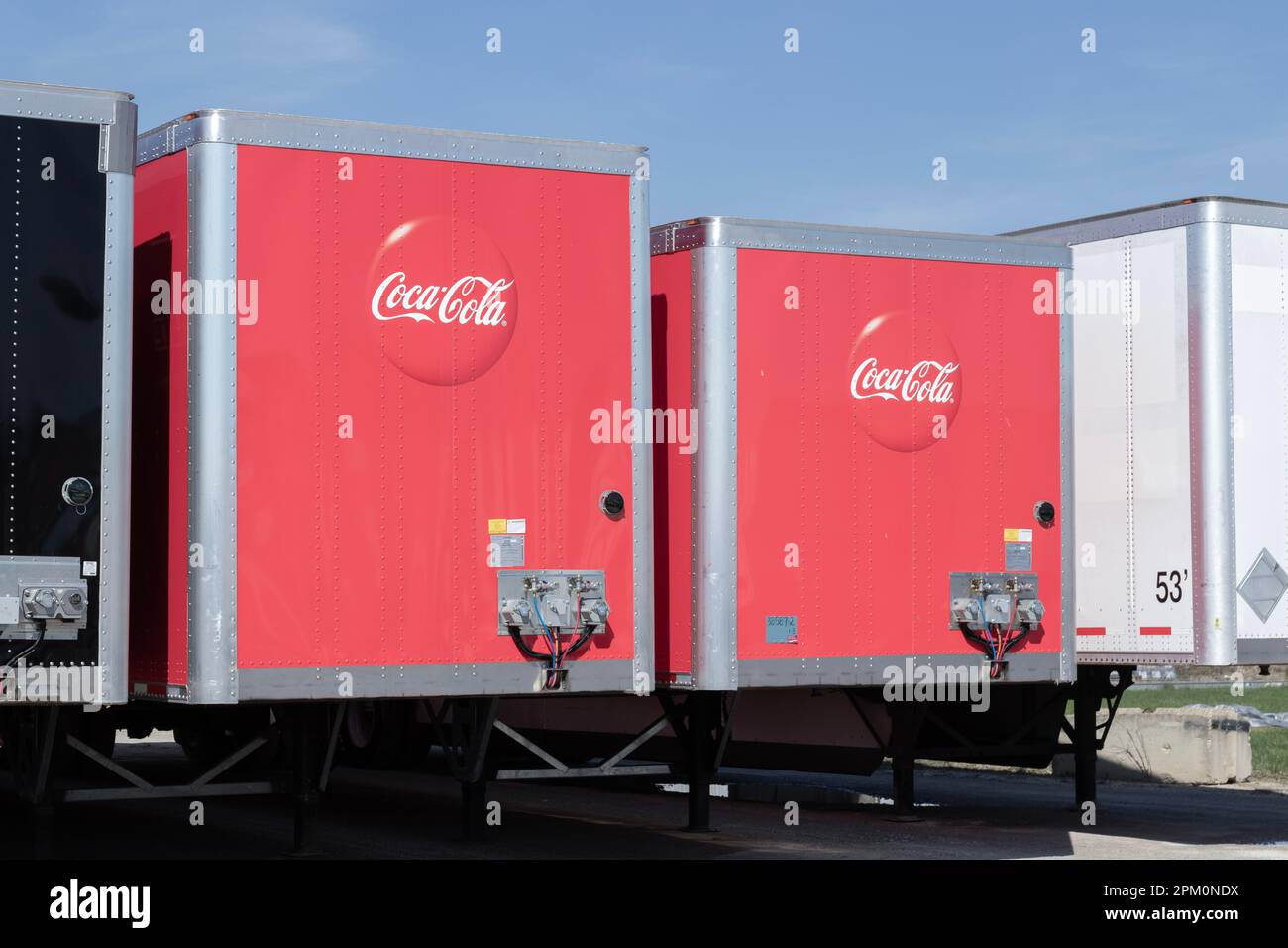Lafayette - circa April 2023: Coca-Cola-Lieferwagen. Coca-Cola stellt ...