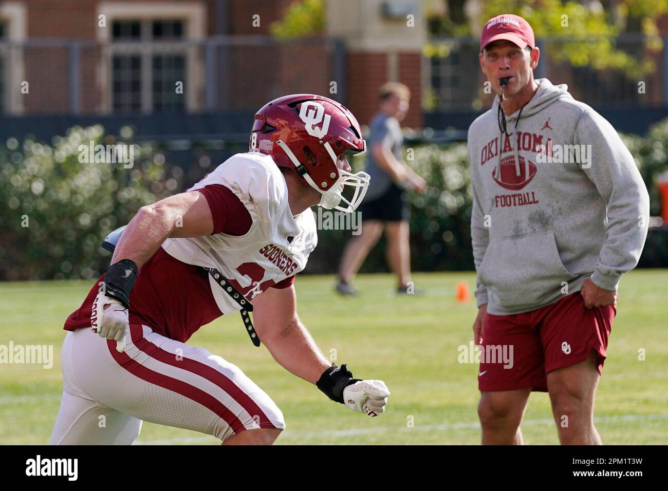 Oklahoma linebacker Danny Stutsman during an NCAA college football ...