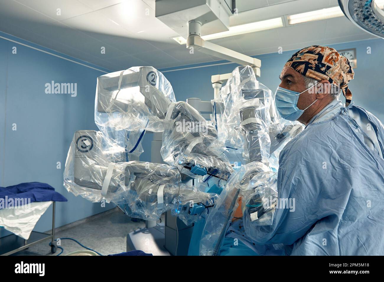 Chirurgie Da Vinci. Minimal-invasive Roboterchirurgie mit dem Operationssystem da Vinci ...