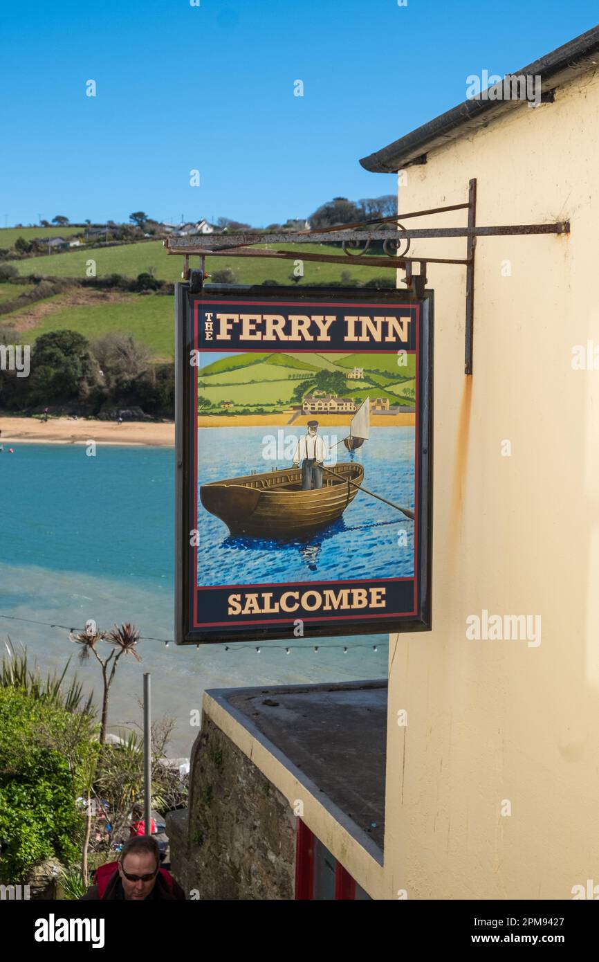 Blick über die Salcombe Mündung vom Ferry Inn Pub in Salcombe bis East ...