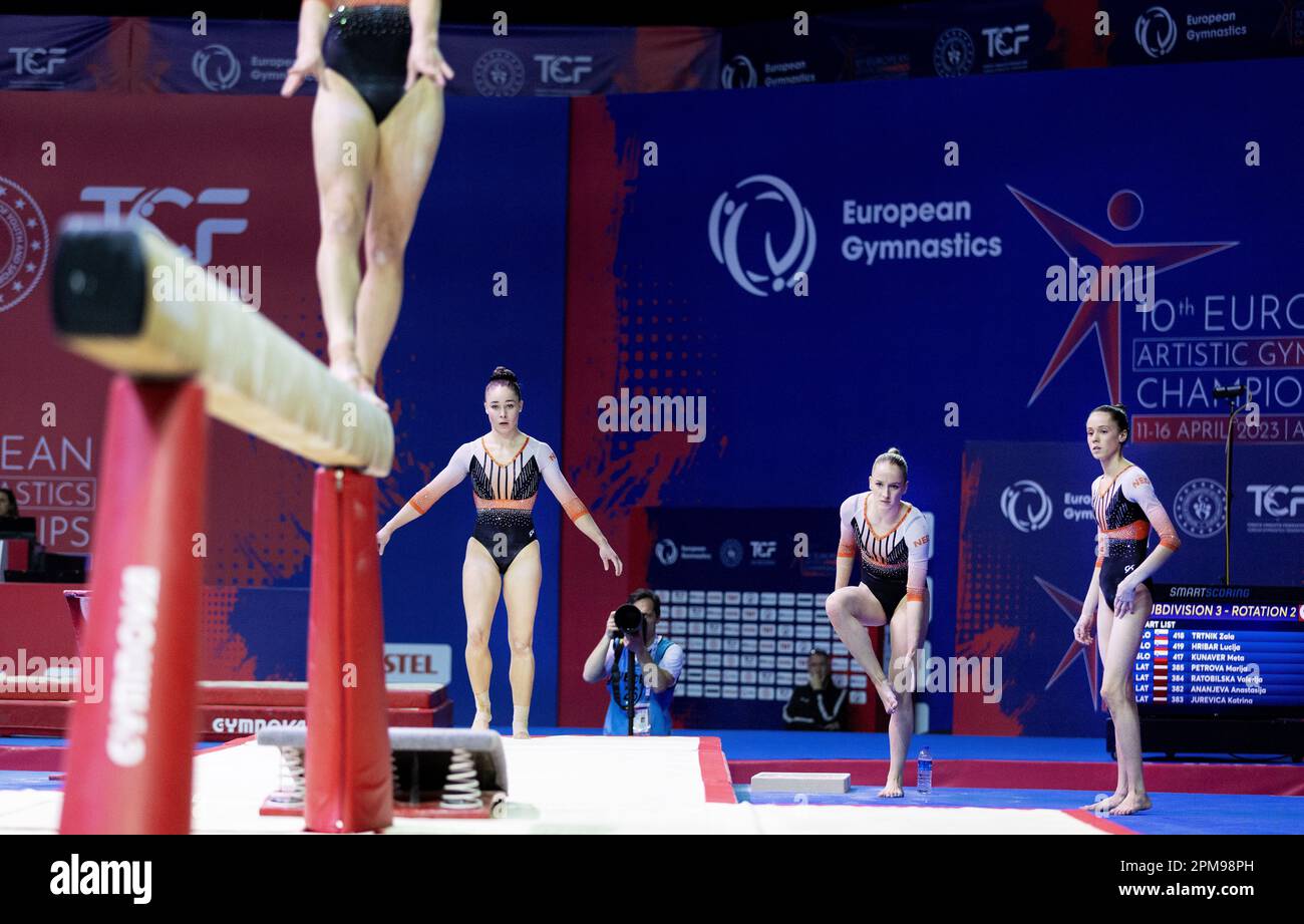 ANTALYA - Vera van Pol (Beam), Eythora Thorsdottir, Sanne Wevers und ...