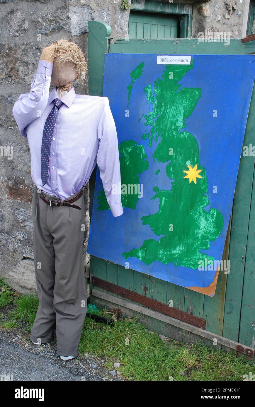 Das Kettlewell Scarecrow Festival scheint ein jährliches Augustfest in ...