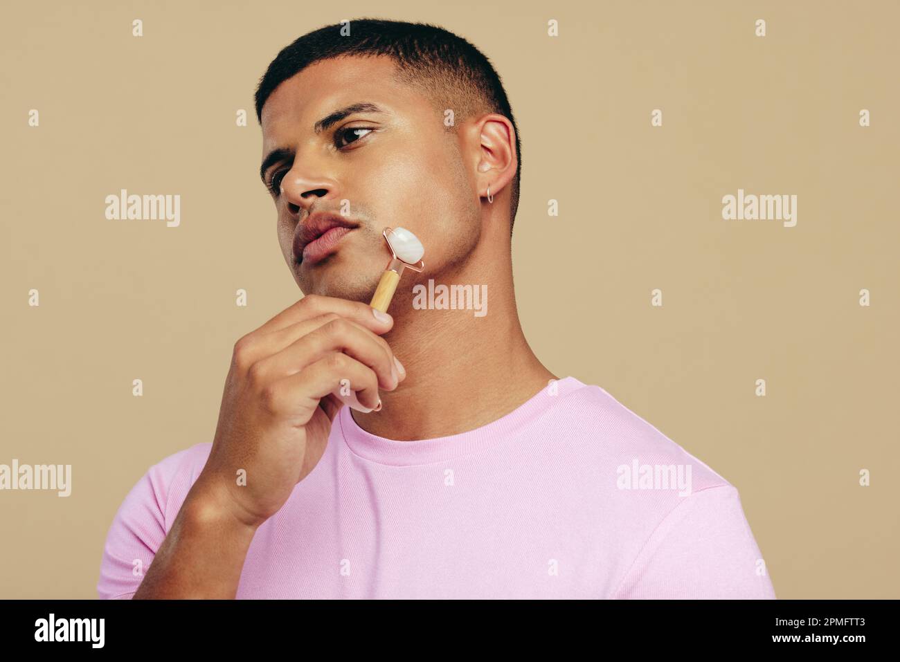 Massierender -Fotos und -Bildmaterial in hoher Auflösung – Alamy