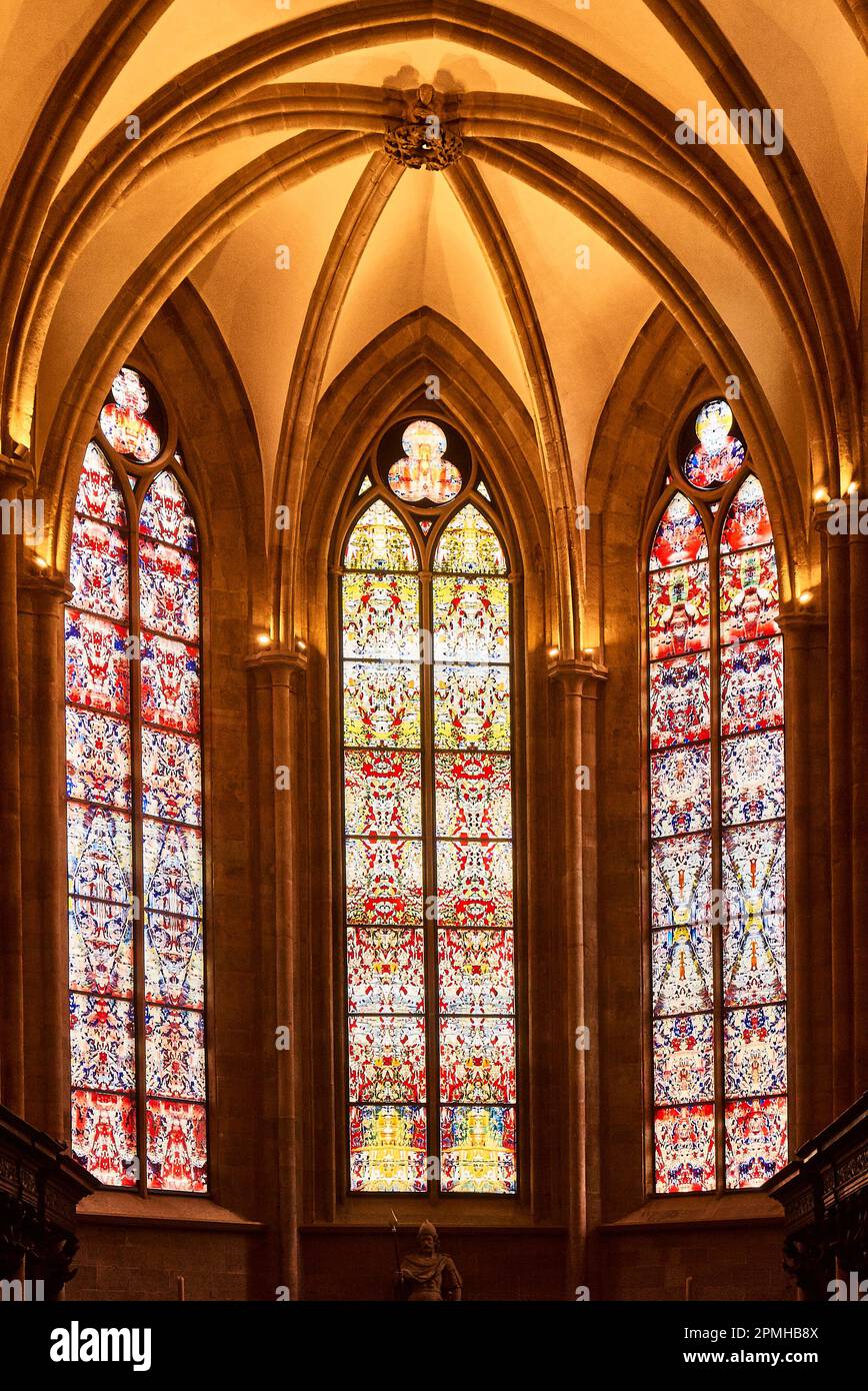 Die drei Chorfenster der vom Künstler Gerhard Richter entworfenen ...