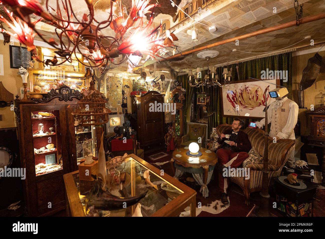 PRODUKTION - 13. April 2023, Niedersachsen, Hann. Münden: Daniel ...