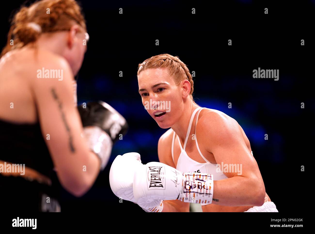 Mikaela Mayer (rechts) im Kampf gegen Lucy Wildheart während des WBC ...