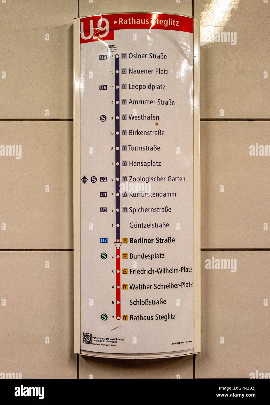 U9 stationen unterzeichnen -Fotos und -Bildmaterial in hoher Auflösung – Alamy