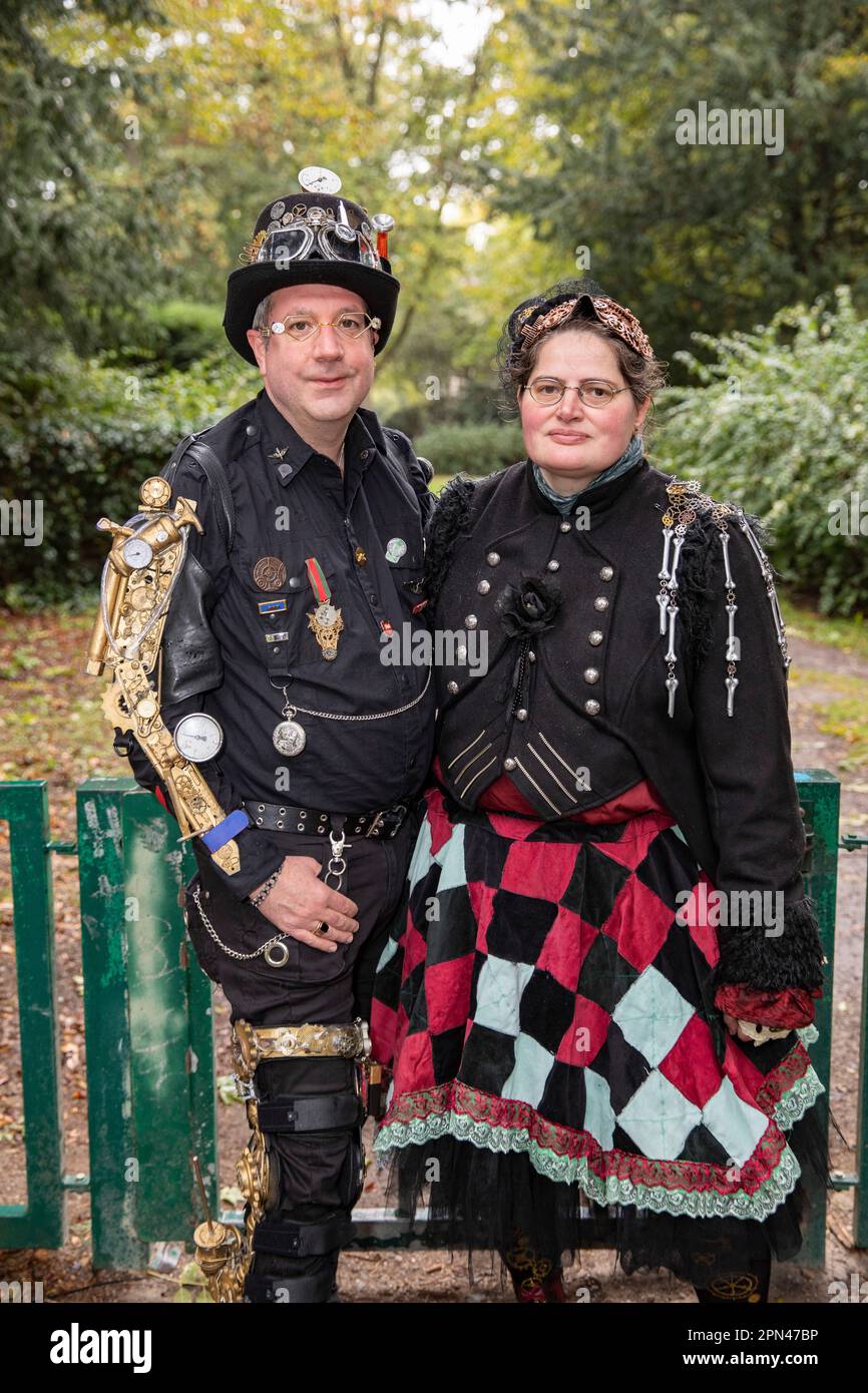 André Sielaff alias Lord Iron aus Köln und Edeltraud Kamp alias ...