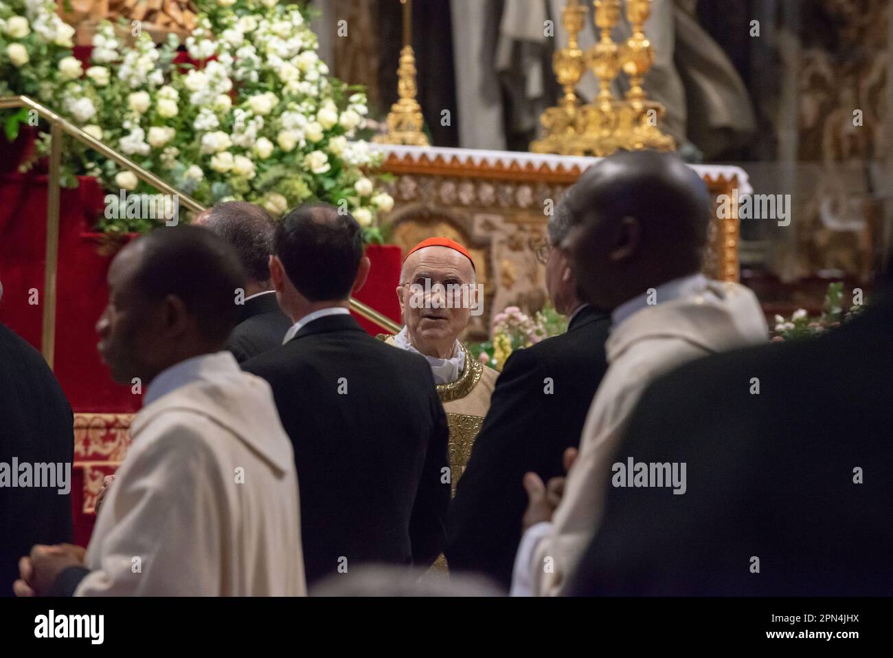 Kardinal tarcisio bertone -Fotos und -Bildmaterial in hoher Auflösung – Alamy