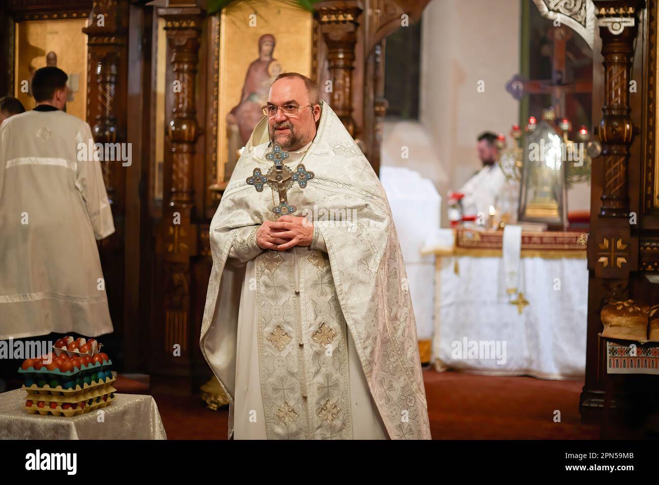 BIARRITZ, Frankreich. 16. April 2023. Der orthodoxe Priester Georges ...