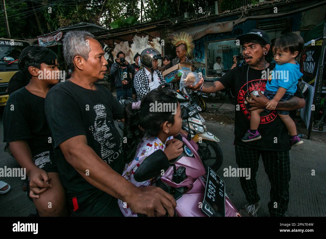 Punk community in bogor -Fotos und -Bildmaterial in hoher Auflösung – Alamy