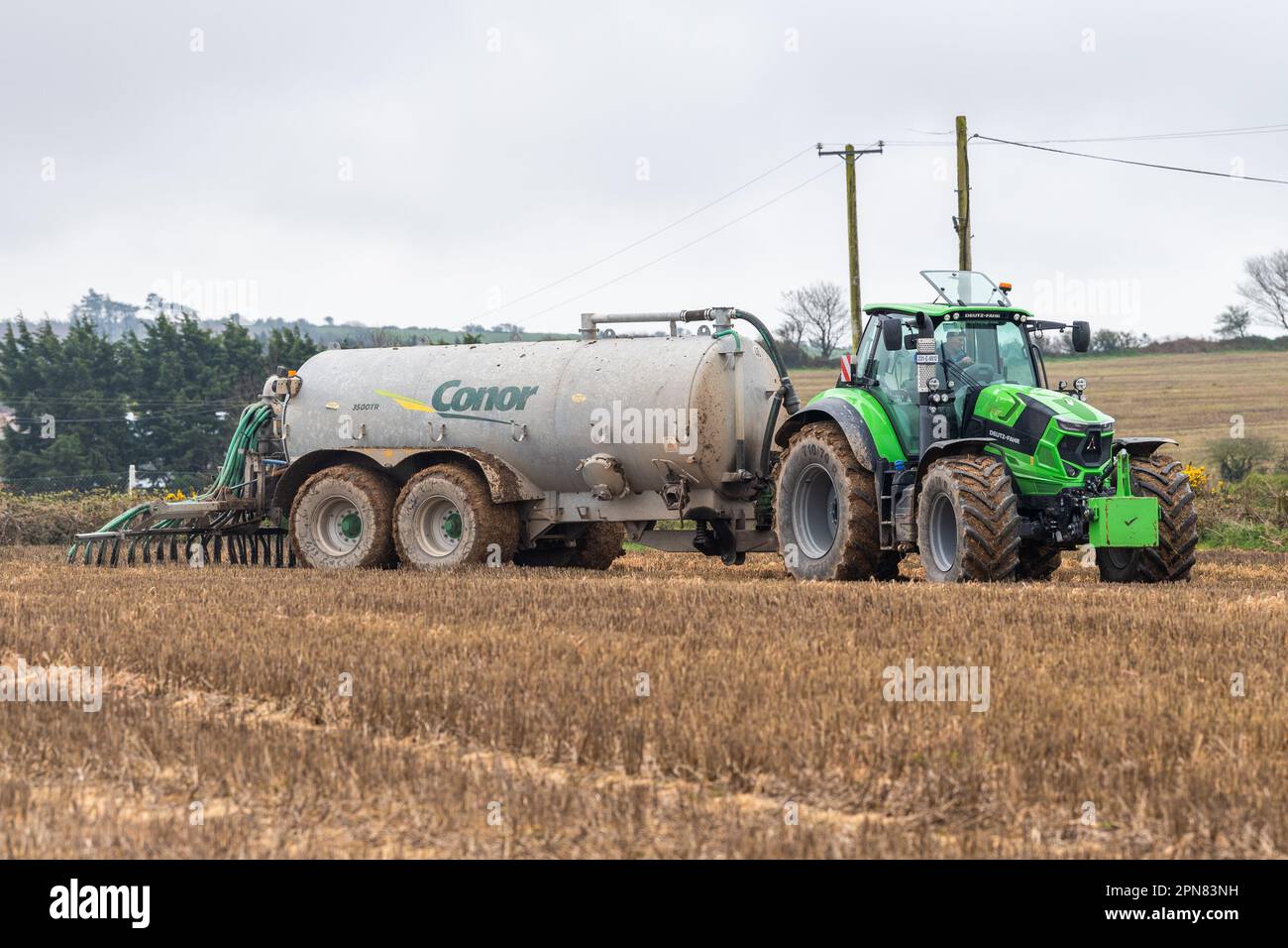 Deutz fahr 7250 traktor -Fotos und -Bildmaterial in hoher Auflösung – Alamy