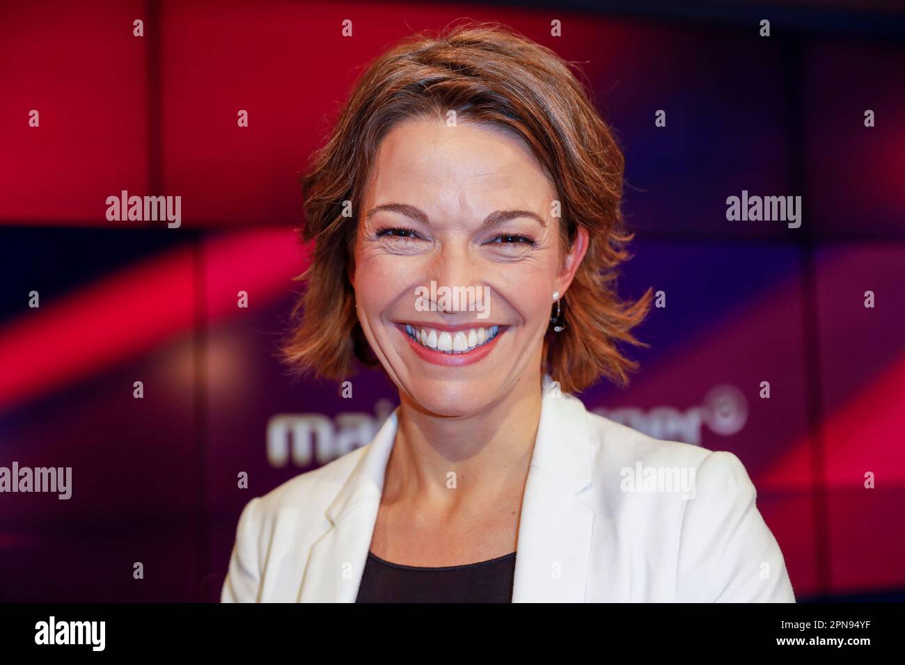 Anna Planken in der ARD-Talkshow "Magischberger" im WDR Studio B. Köln ...