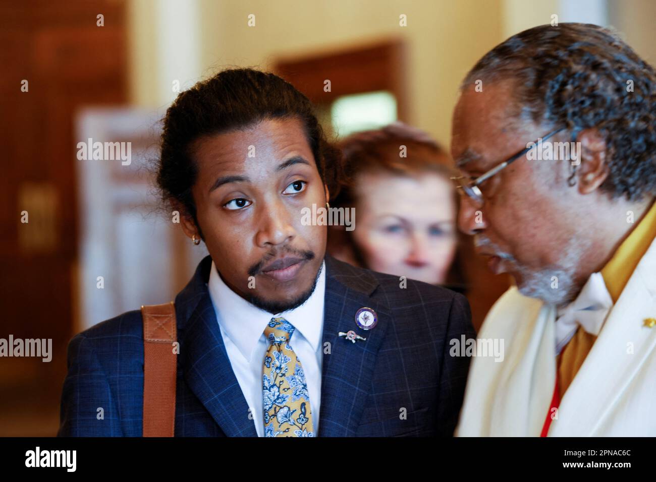 Justin Jones, Bundesstaatsreporterin Tennessee, spricht vor einem ...