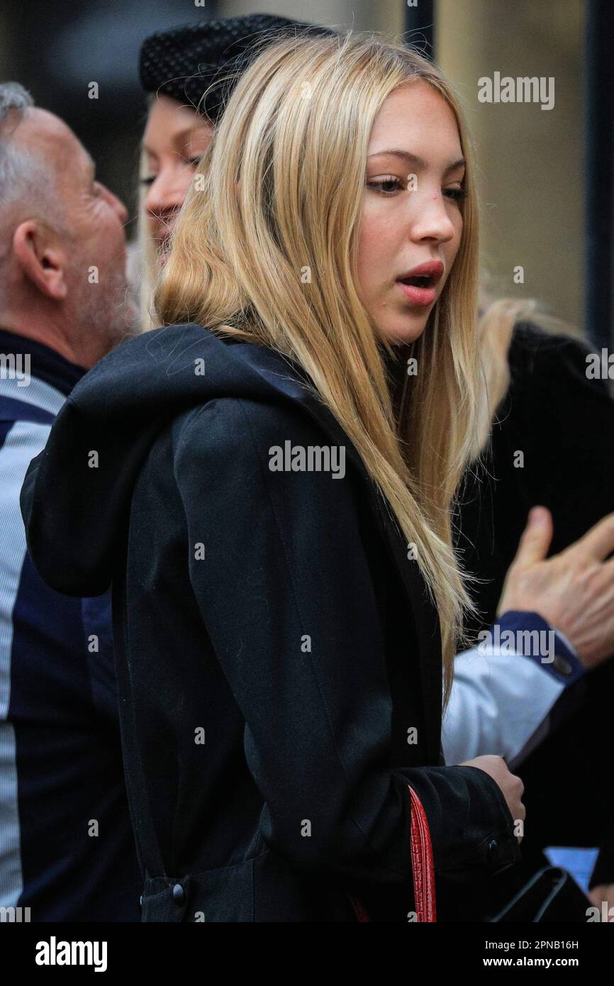 Modelo de servicio -Fotos und -Bildmaterial in hoher Auflösung – Alamy