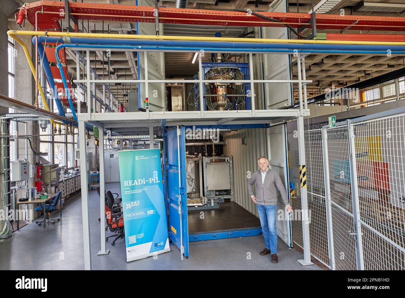 PRODUKTION – 05. April 2023, Hamburg: Thomas Willner, Prozessingenieur ...