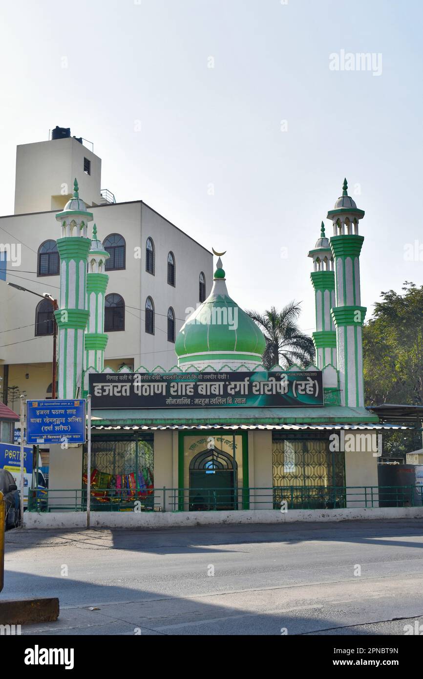 Hazrat pathan shah baba dargah -Fotos und -Bildmaterial in hoher ...