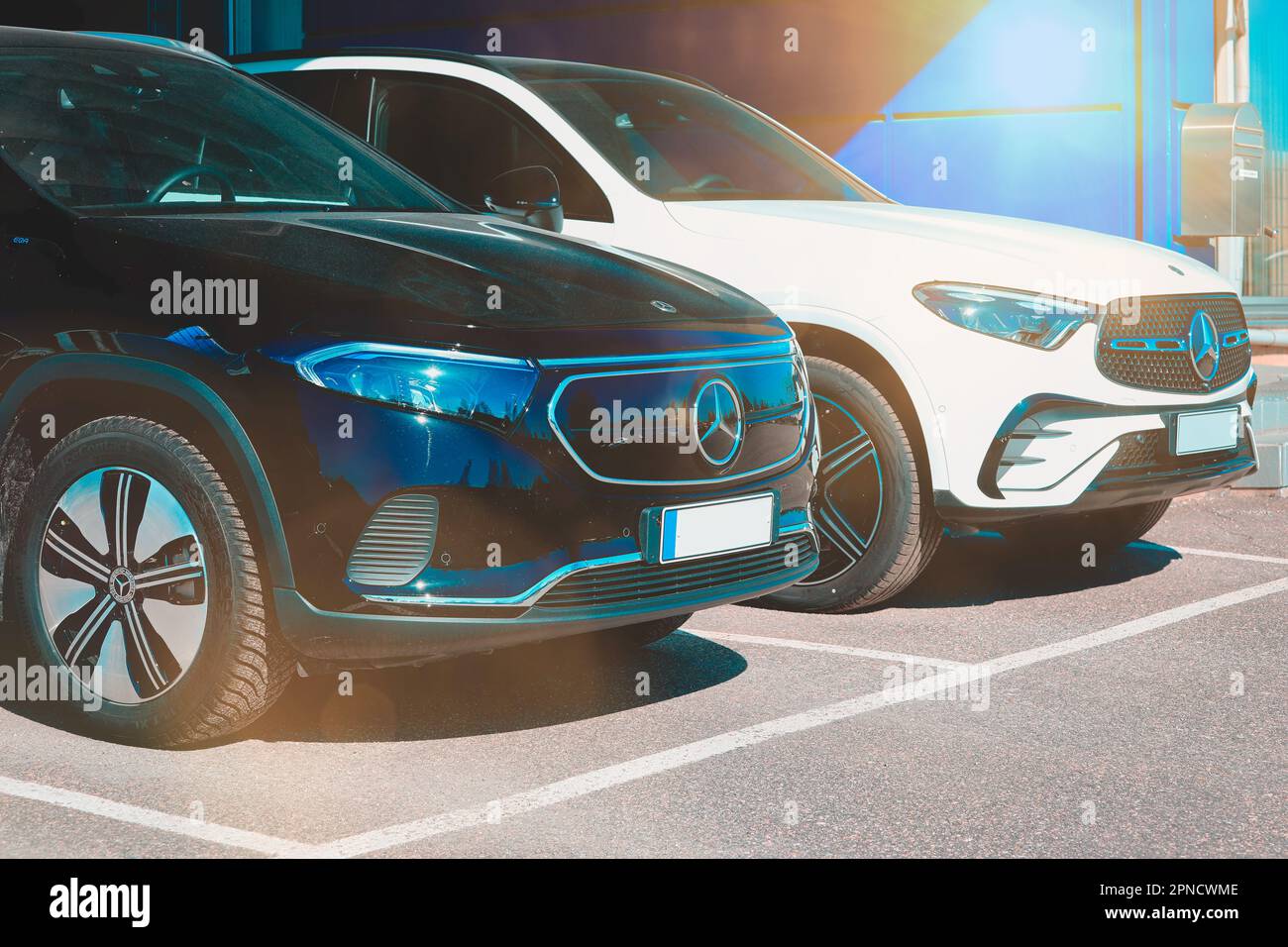Schwarzer Mercedes-Benz EQA 250 batteriebetriebener Elektro-SUV Jahr ...