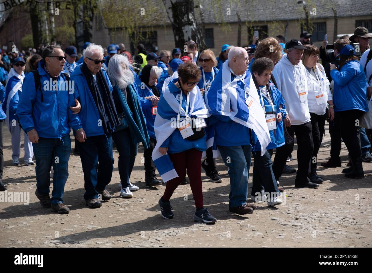 Czestochowa, Polen. 18. April 2023. Die Überlebenden mit israelischen ...