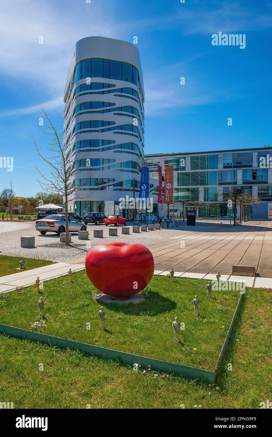 Hochhaus des Entwicklungsunternehmens IZB mbH, Biotechnology Innovation ...