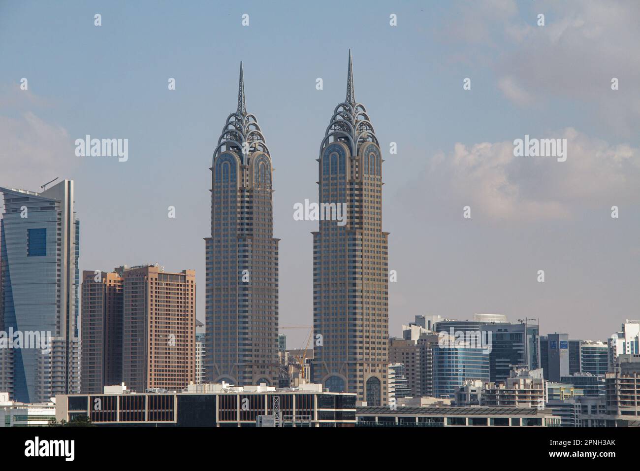 Dubai türme -Fotos und -Bildmaterial in hoher Auflösung – Alamy