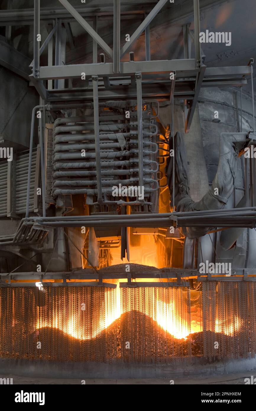 TDR-Metalurgija, Werk in Ruse, Slowenien, Elektroreduktions-Ofen zur ...