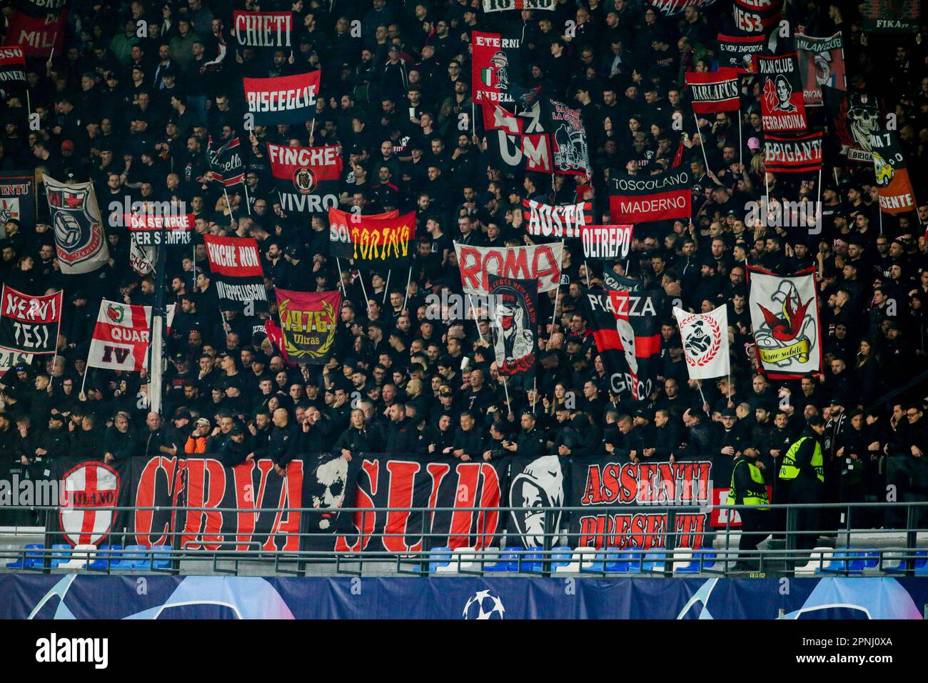 Ultras ac mailand -Fotos und -Bildmaterial in hoher Auflösung – Alamy