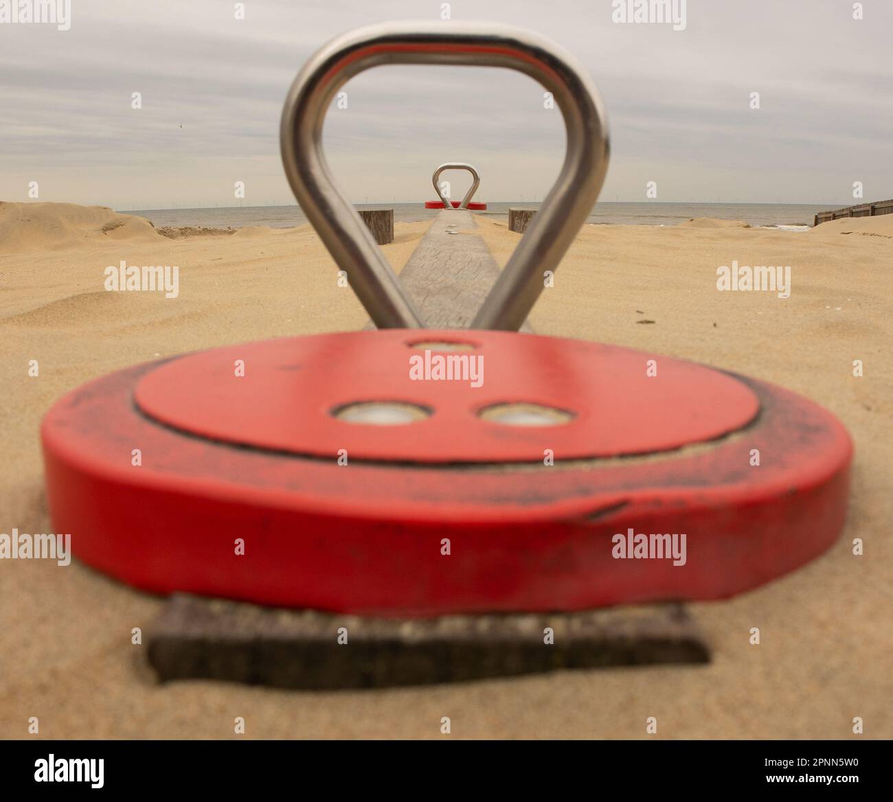 Wimmelbild strand -Fotos und -Bildmaterial in hoher Auflösung – Alamy