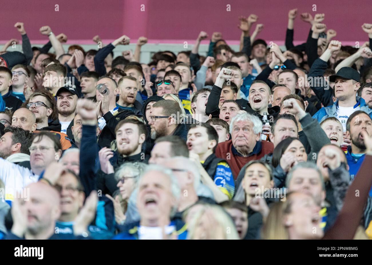 St. Helens, Merseyside, England, 20. April 2023. Warrington Wolves Fans ...